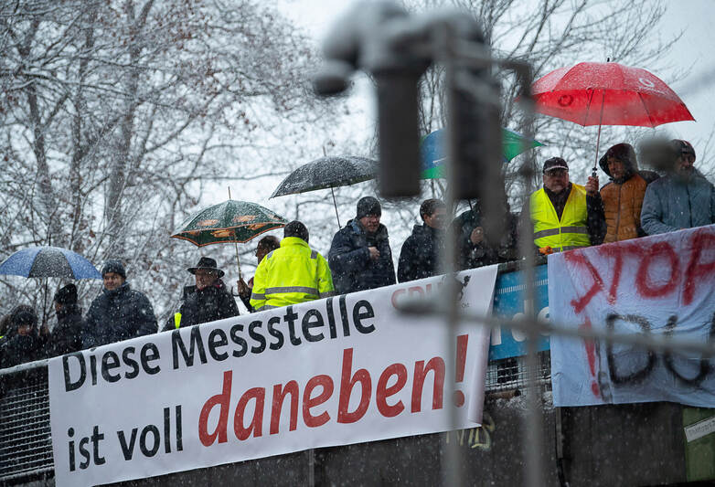 Mahle aufwachen!!! PRO-DIESEL-DEMO in Stuttgart! IG Metall totale ...