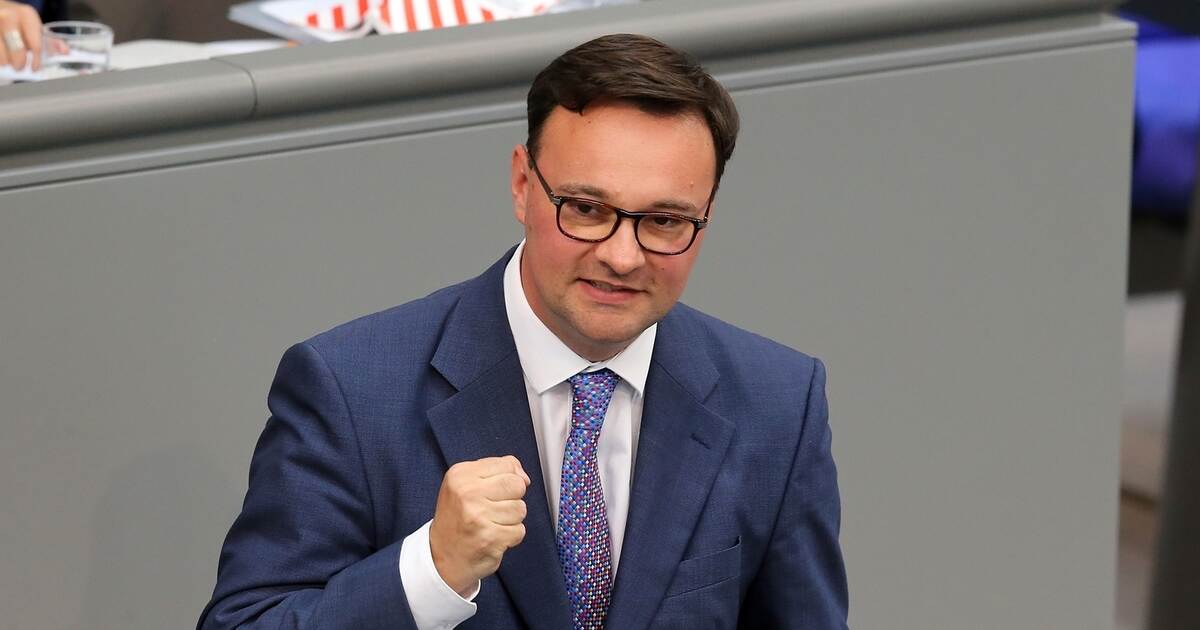 PZ-Interview mit FDP-Verkehrsexperte Oliver Luksic: „Tempolimit ist nur ...