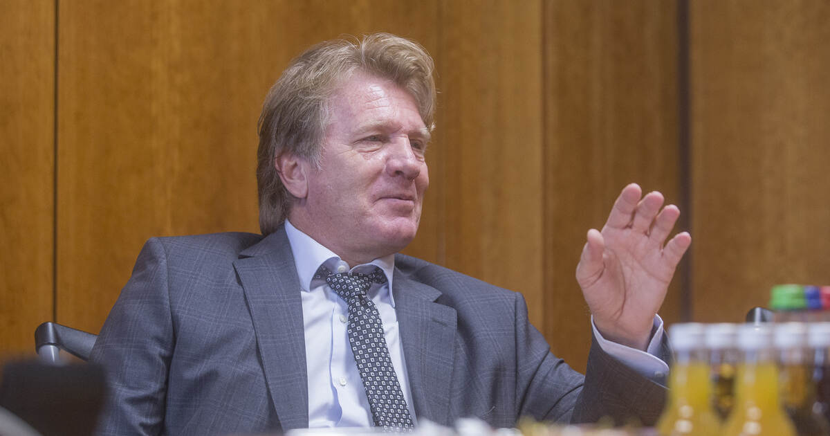 Rutronik knackt Umsatzmilliarde: Ispringer Familienunternehmen in ...