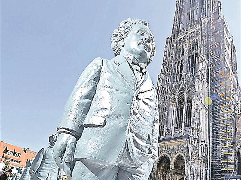 Albert Einstein: Ulm huldigt dem größten Sohn der Stadt - Kultur ...