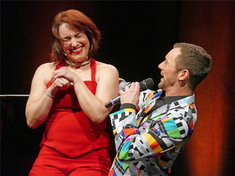 Alleskönner legen richtig los: Fabian Schläper und Iris Kuhn mit „Glotzen“ im Osterfeld - Kultur ...