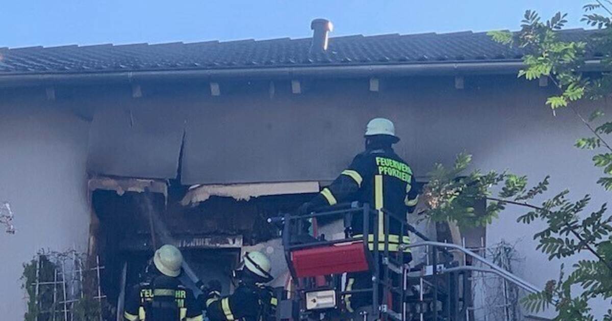 Balkonbrand in Holzgartenstraße: Feuerwehr verhindert Übergriff der Flammen auf Wohnung - 30.000 ...