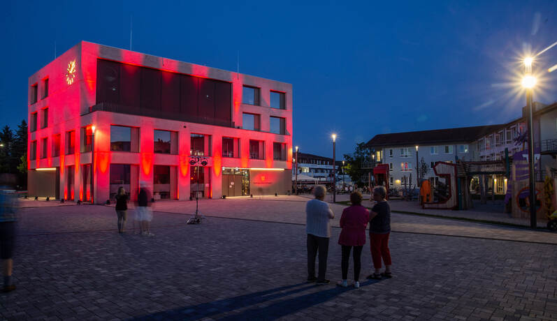 Night of Light: Gasometer und Rathaus Remchingen leuchten ...