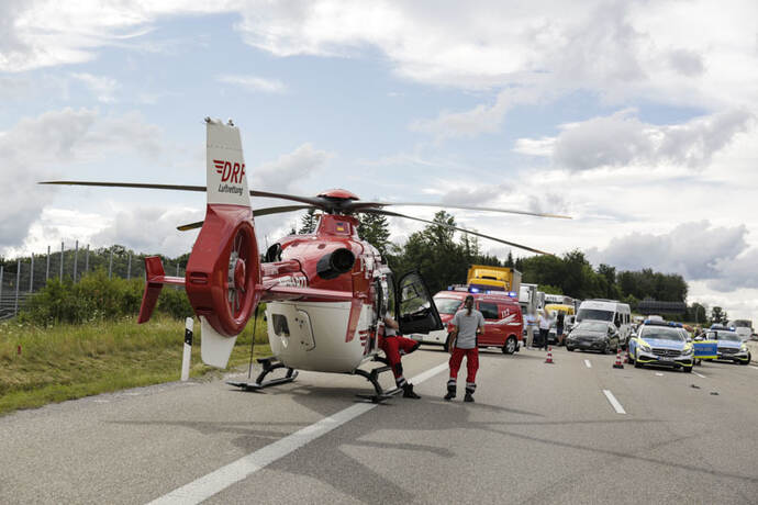 Schwerer Unfall auf A8 sorgt für Vollsperrung zwischen Pforzheim-Süd ...
