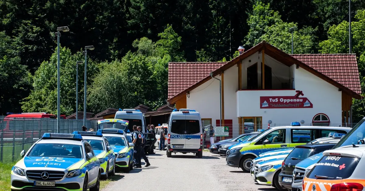 Mann mit Pfeil und Bogen im Schwarzwald unterwegs - Polizei sucht mit Unterstützung aus ...