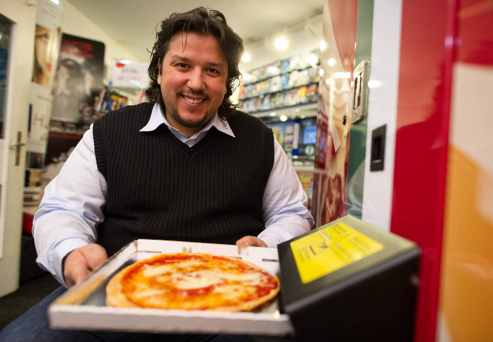 Pizza-Automat backt Pizza in 115 Sekunden - Baden-Württemberg ...