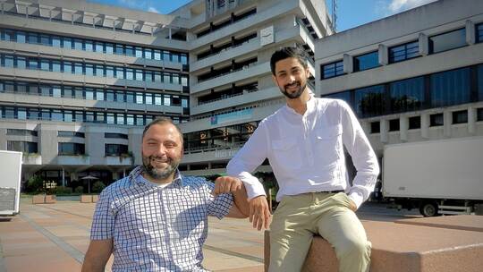 Zeichen für Inklusion: Sozialarbeiter und Regisseur kooperieren bei Filmprojekt - Pforzheim ...