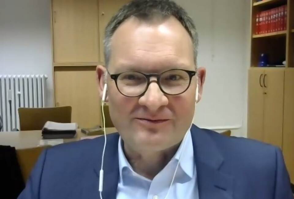 Historiker erklärt Studenten: Internet macht Straßen-Proteste nicht ...