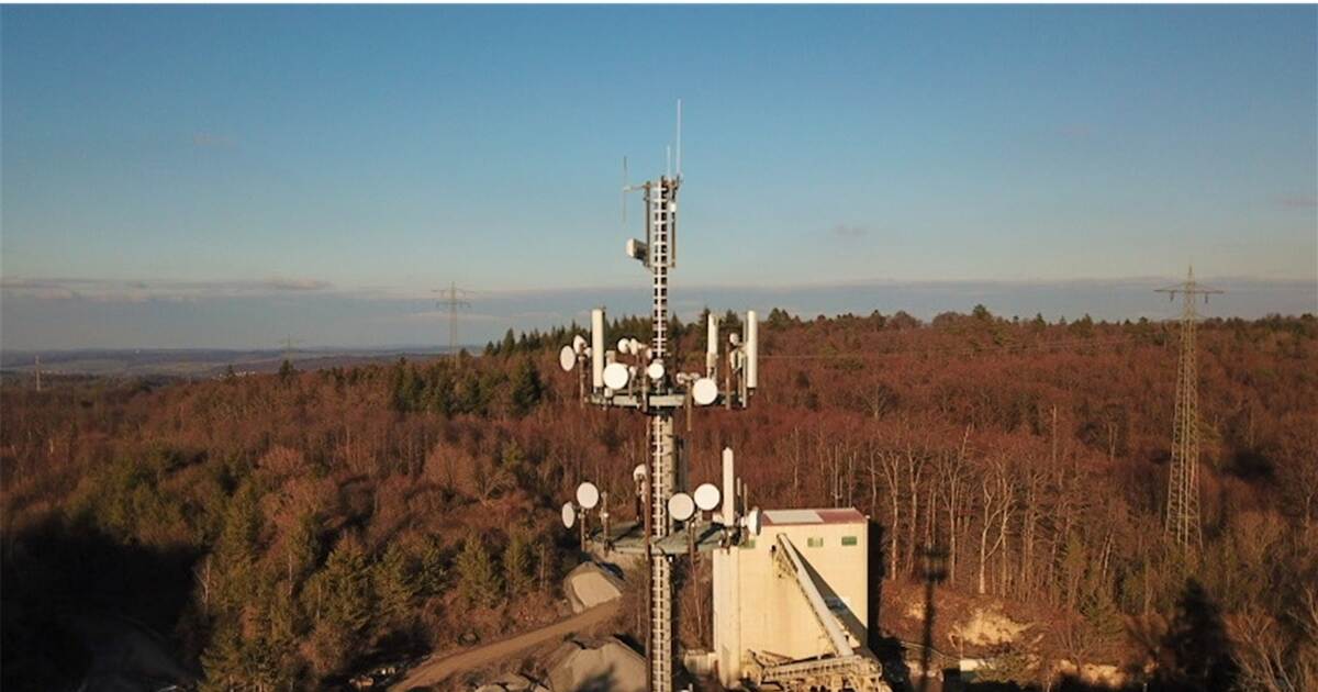 Nach Brand in Keltern: Mobiler Funkmast soll kommen - Region ...