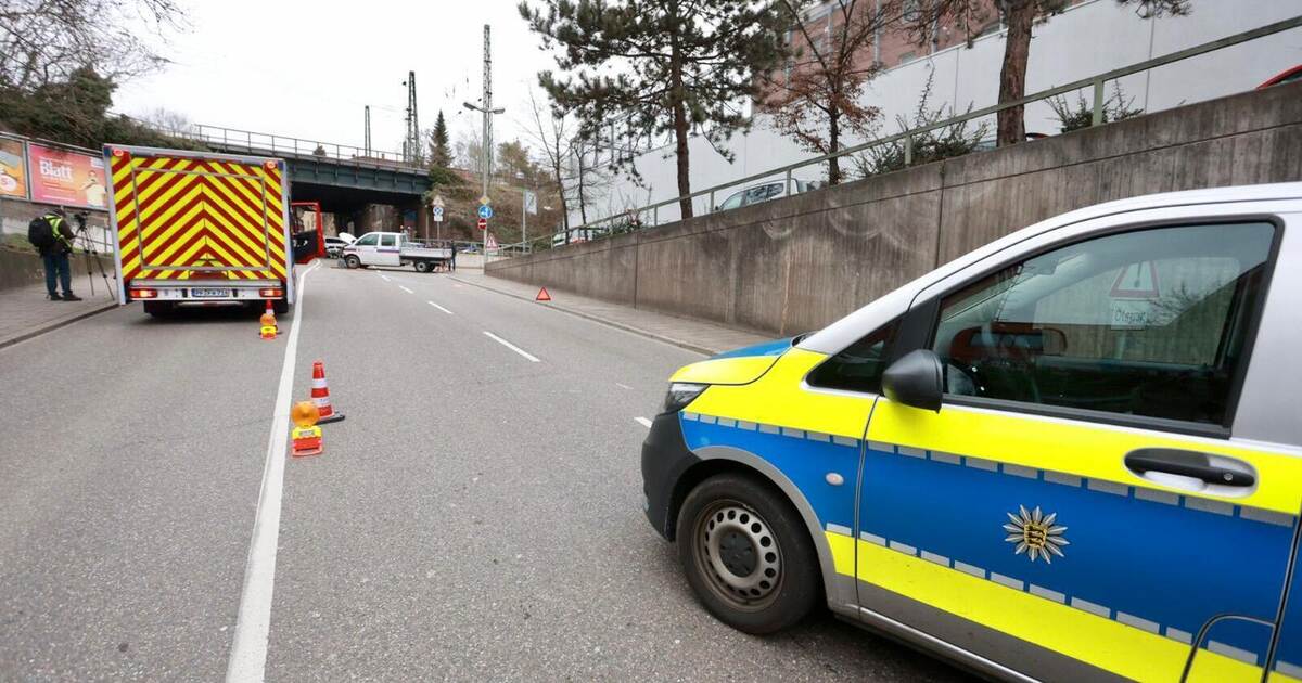 Unfall in Pforzheim fordert drei Verletzte - Bildergalerien ...