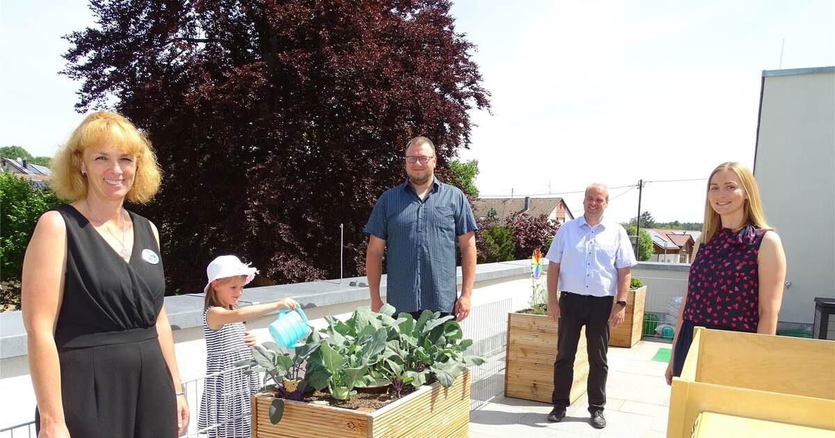 Kinder pflegen Obst und Kräuter an der Schömberger Kita - Region ...
