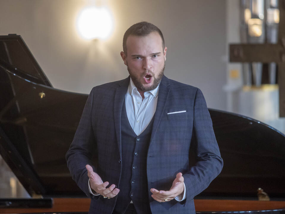 Eine Stimme, die berührt und entführt: So hat Countertenor Nils ...