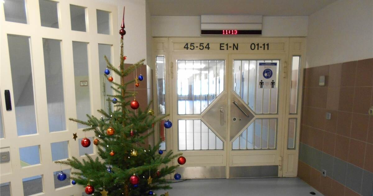 Ganz eigene Tradition: So feiern Insassen der JVA Heimsheim Silvester ...