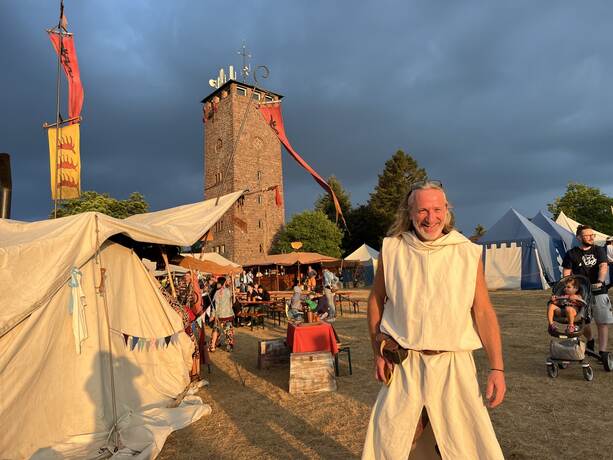 Dobel reist zurück ins Mittelalter: Neuntes Spectaculum ...