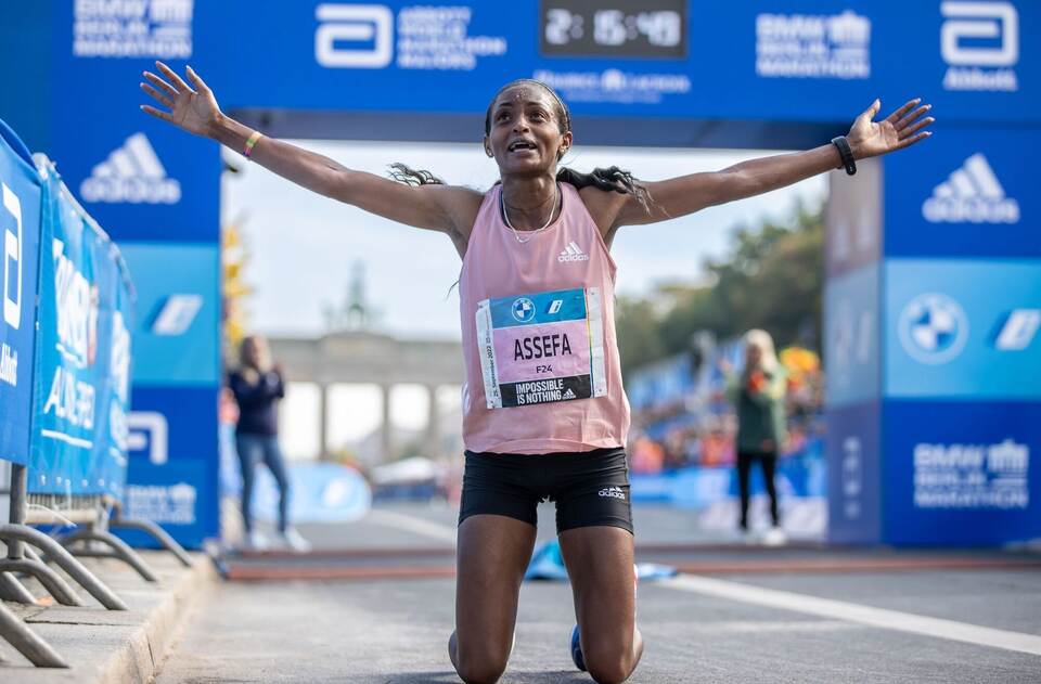 Kipchoge rennt wieder Marathon-Weltrekord in Berlin - Sport weltweit ...