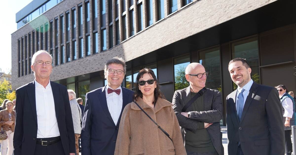 Haus der evangelischen Kirche in Pforzheim mit großem Festakt eröffnet ...