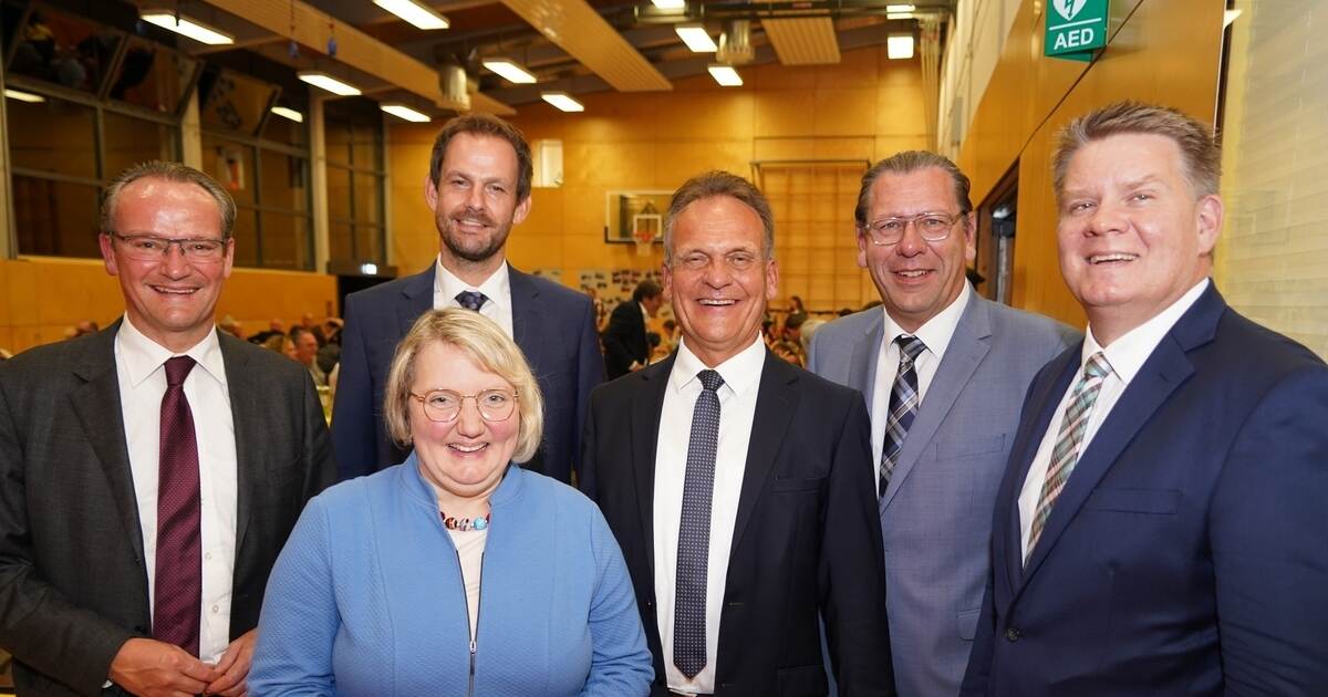 Bürgermeister mit ganzem Herzen: Gebührender Abschied für Udo Kleiner ...