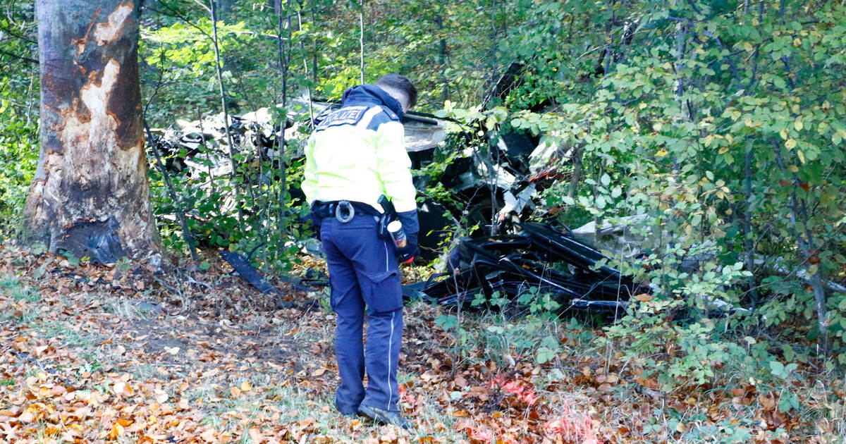 Tödlicher Unfall zwischen Großglattbach und Serres: Auto prallt gegen Baum - Region ...