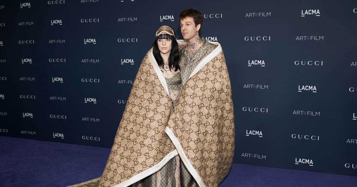 Billie Eilish zeigt sich mit Freund auf rotem Teppich - Show-Biz ...