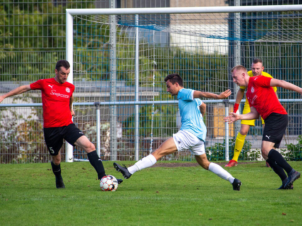 Fußball-Landesligist Ispringen setzt nach Pause Zeichen - Sport ...