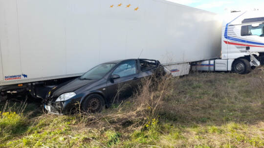 Zwei verletzte Personen bei Unfall auf A8 zwischen Pforzheim-West und Karlsbad - Bildergalerie ...