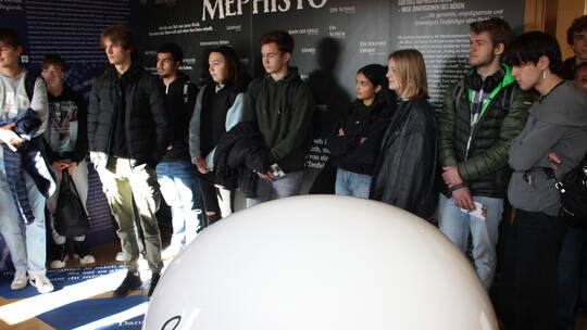 Dem Faustmythos auf der Spur: Hessische Abiturklasse vertieft ...