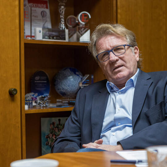 Ispringens Rutronik-Gründer für sein Lebenswerk ausgezeichnet ...