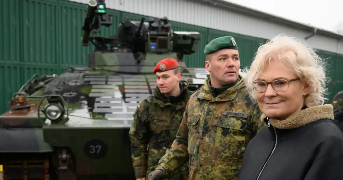 Lambrecht: Schützenpanzer für Kiew nicht aus aktivem Bestand - Politik ...