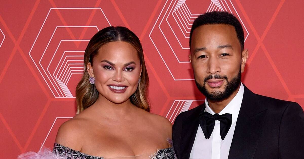 Chrissy Teigen und John Legend stellen Töchterchen vor - Show-Biz ...