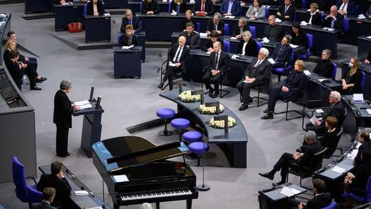 Holocaust-Gedenktag im Zeichen von queeren Opfern - Politik - Pforzheimer-Zeitung