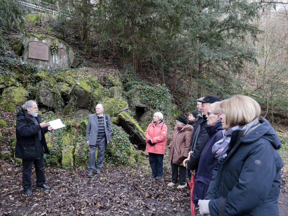 100 Jahre Gedenken: In Dillweißenstein erinnert ein Ehrenmal an Kriegsopfer - Pforzheim ...
