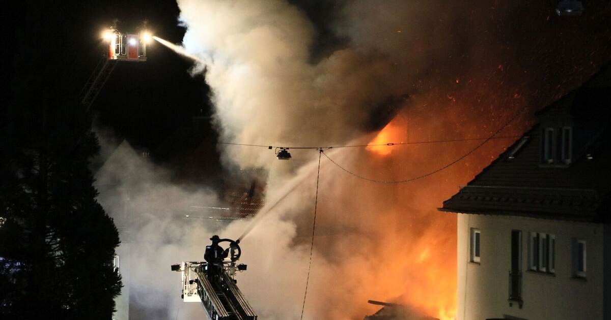 Explosion verwandelt Wohngebiet in Trümmerfeld – Tote Person geborgen ...