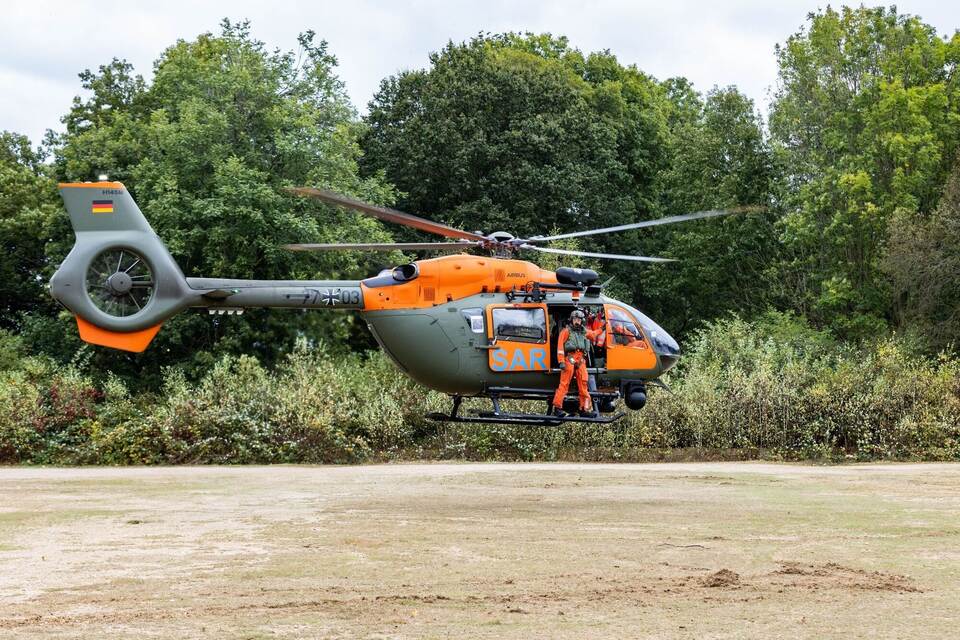Land: Übungsflüge der Bundeswehr gefährden Windkraft-Ausbau - Baden ...