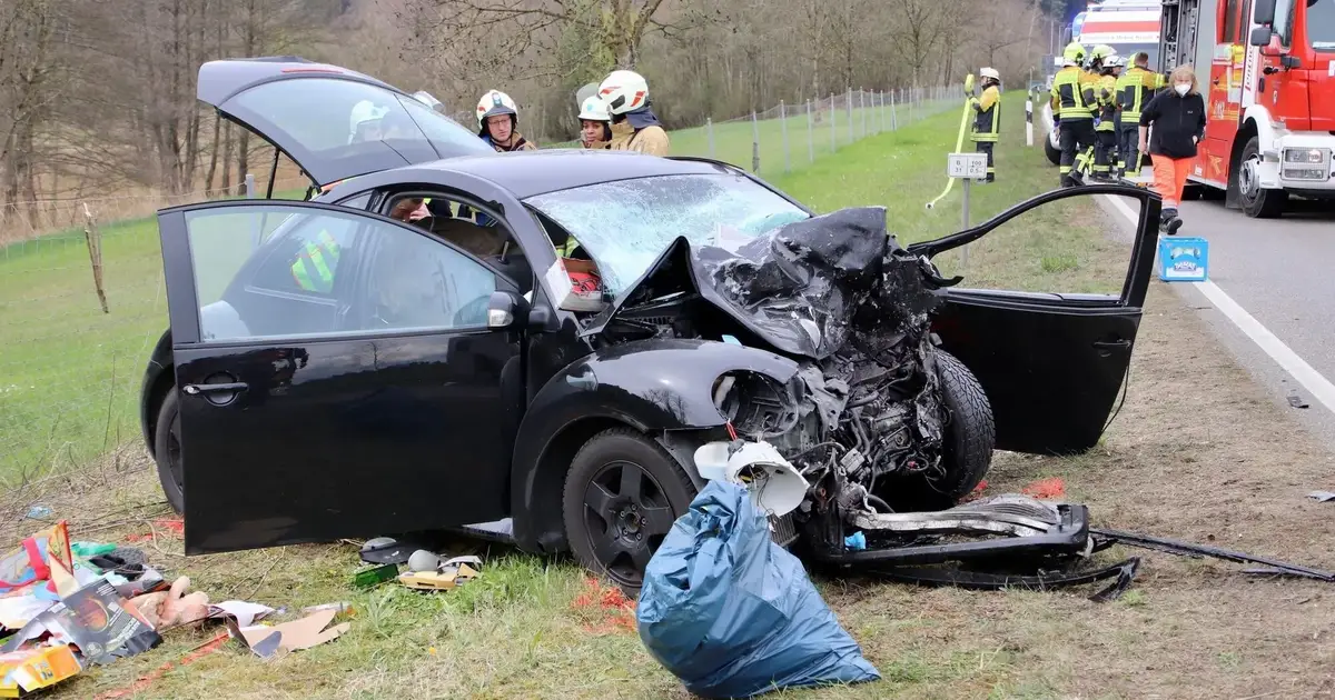 Zwei Tote bei Unfall am Bodensee: Kollision im Gegenverkehr - Baden-Württemberg - Pforzheimer ...