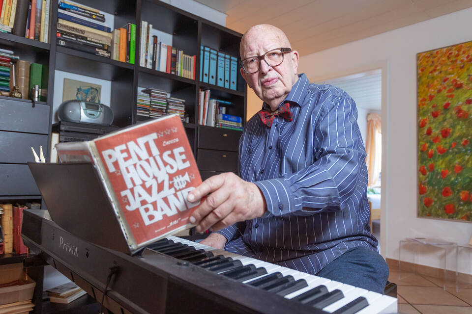 Trauer um den Mann mit der Fliege - Pforzheim - Pforzheimer-Zeitung