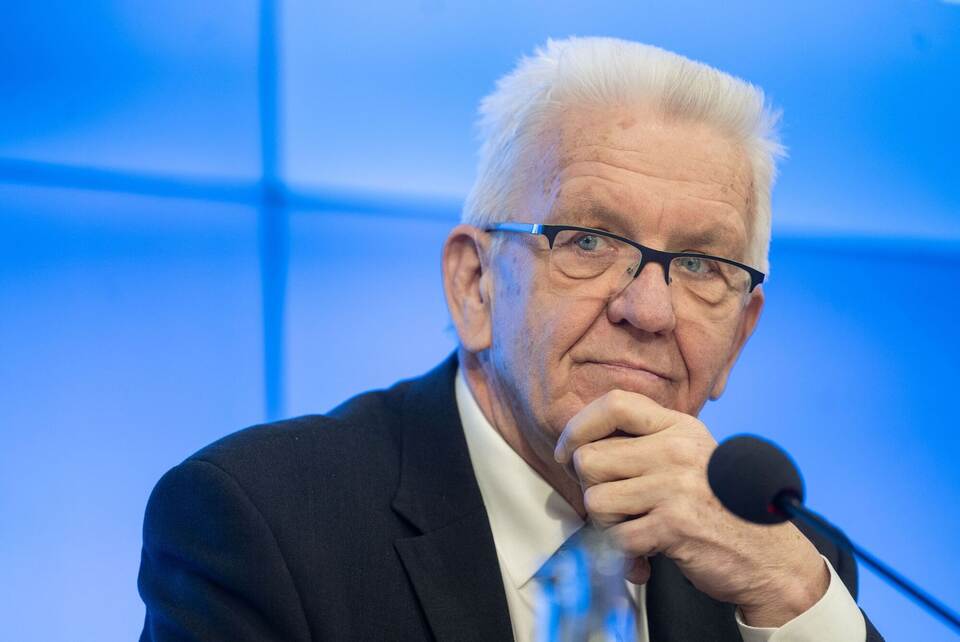 Kretschmann ehrt 23 Persönlichkeiten mit Verdienstorden - Baden ...