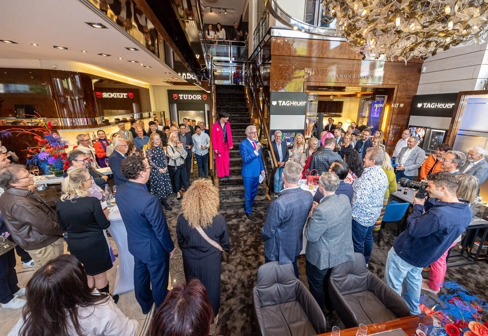 "Wie im siebten Himmel": Juwelier Leicht im neuen Look - Wirtschaft ...