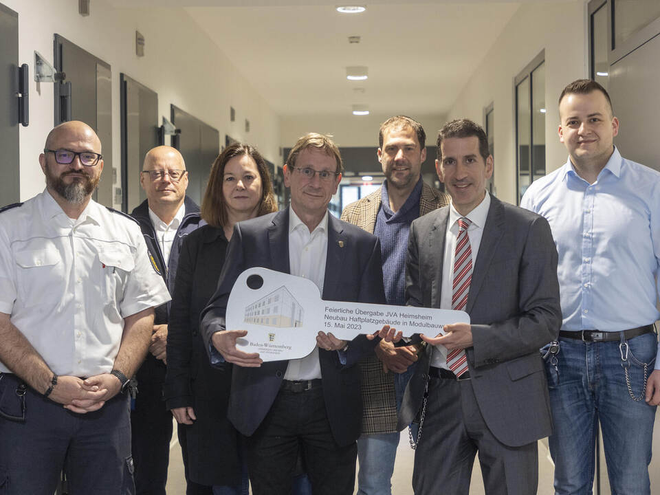 Mehr Zellen braucht das Land: Neubau in der JVA Heimsheim schafft Platz ...