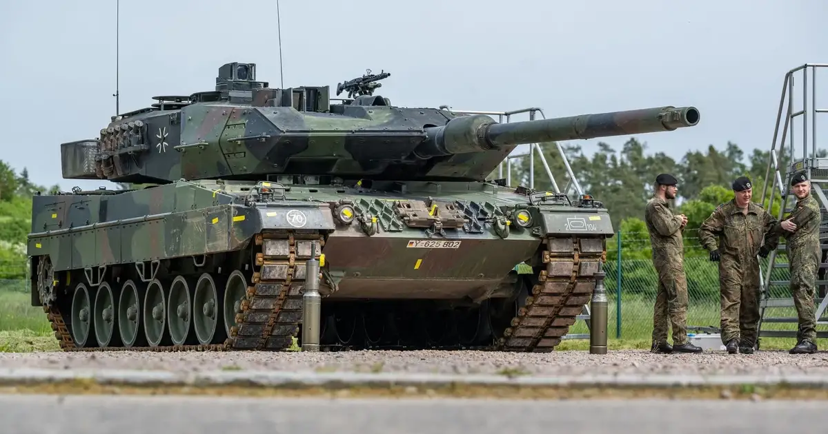 Bundeswehr erhält 18 neue Leopard-2-Panzer - Politik - Pforzheimer-Zeitung
