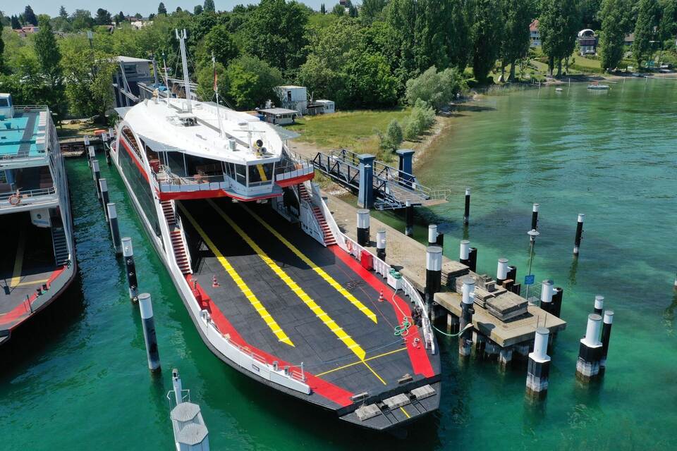 Neue Bodensee-Fähre mit Flüssiggas-Antrieb heißt «Richmond» - Baden ...
