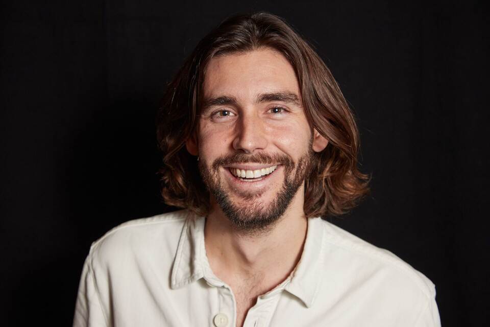 «The Voice Kids»-Coach Alvaro Soler zeigt sich ganz in Weiß - Show-Biz ...