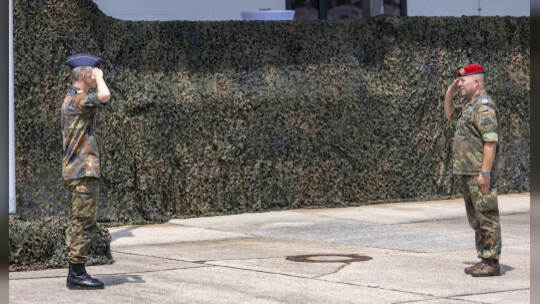 Mit hohem Besuch: Bundeswehr Depot Huchenfeld wird eröffnet ...