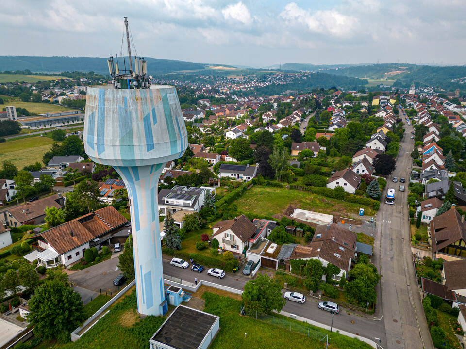 Wasser marsch! Mühlacker Hallenbad und Wasserturm werden 50 Jahre alt ...