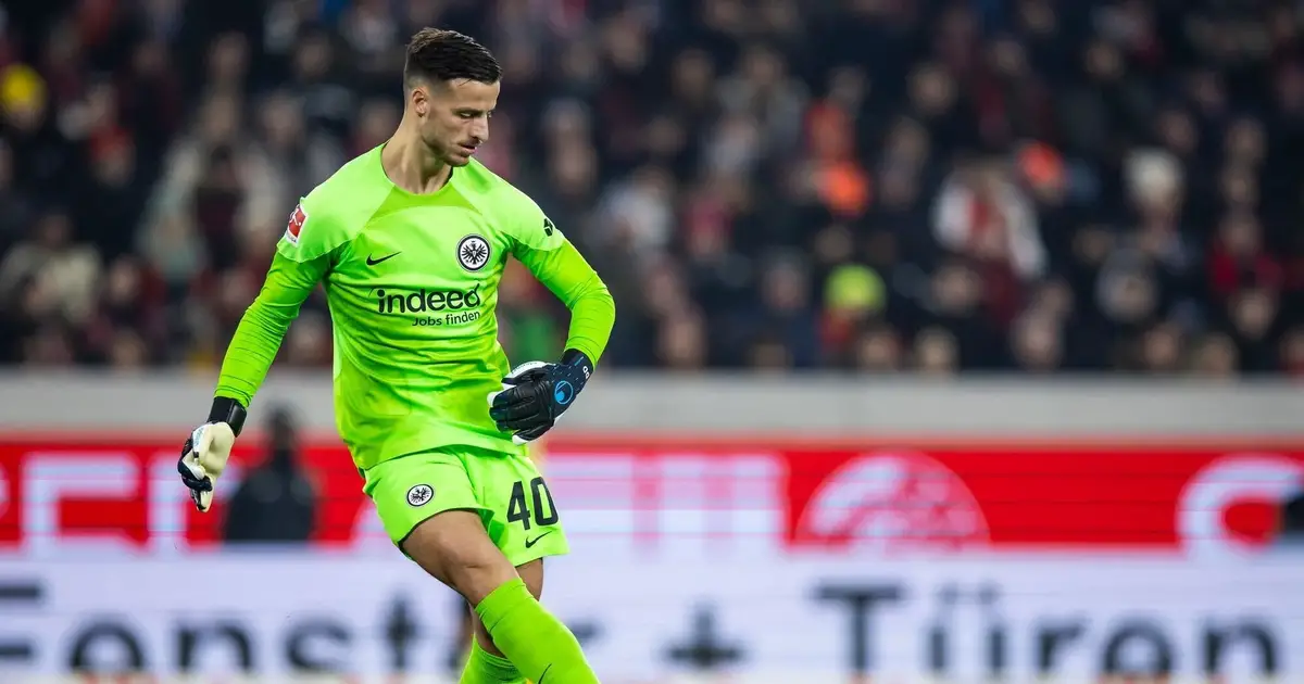 Eintracht bestätigt: Torwart Ramaj wechselt zu Ajax - PZ-news.de ...