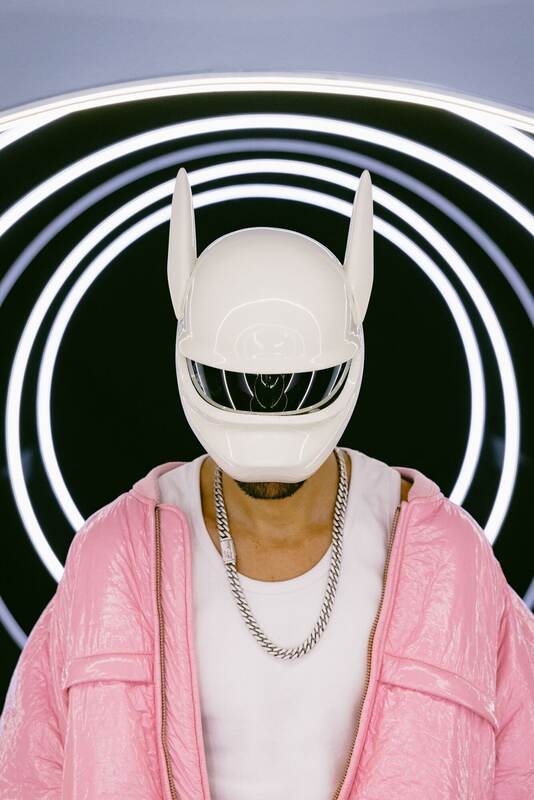 Gute Laune und 90s-Gefühl im Sommer: Cro mit neuer Musik - Baden ...