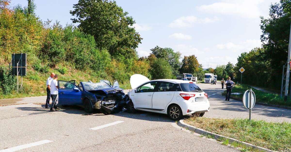Rettungshubschrauber im Einsatz: Schwerer Unfall zwischen Knittlingen ...