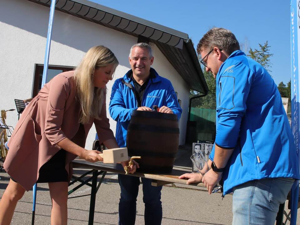 „Attraktives Schaufenster der Wirtschaft“: Gewerbeschau Neuhausen ...