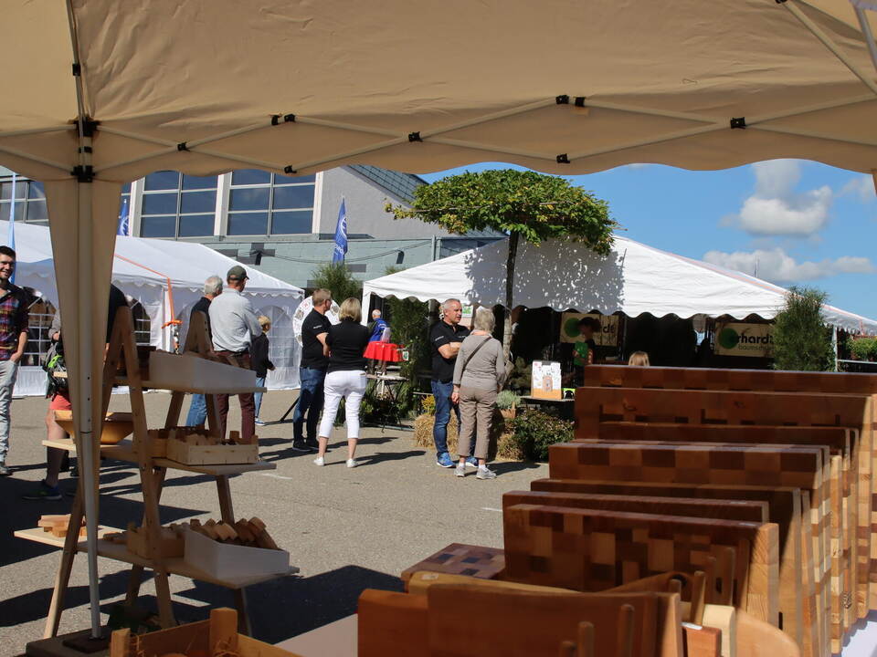 „Attraktives Schaufenster der Wirtschaft“: Gewerbeschau Neuhausen ...