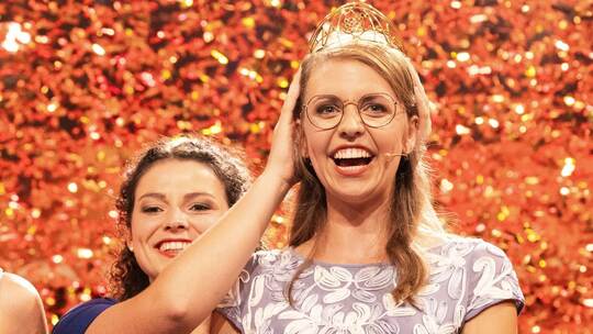 «Pure Emotion»: Eva Brockmann ist neue Deutsche Weinkönigin - Baden ...