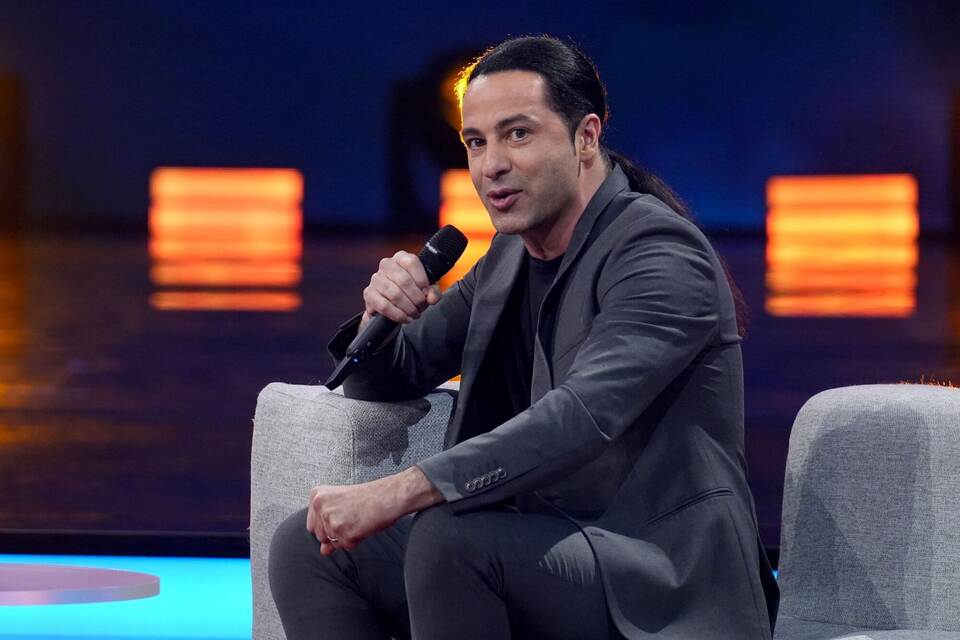 «Ich liebe Menschen»: Bülent Ceylan singt gegen Hass an - Show-Biz / Boulevard - Pforzheimer-Zeitung